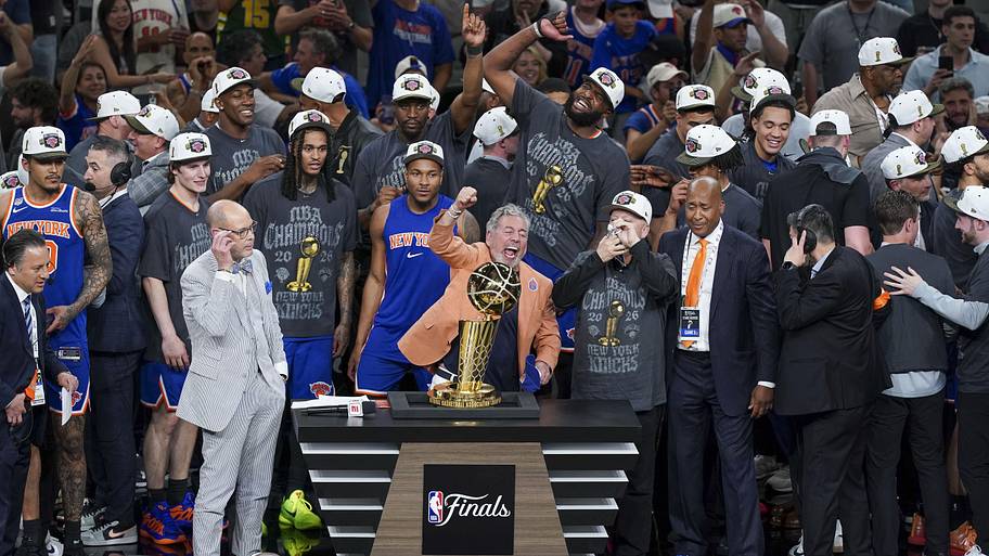 NY Rangers legend basking in Knicks championship excitement
