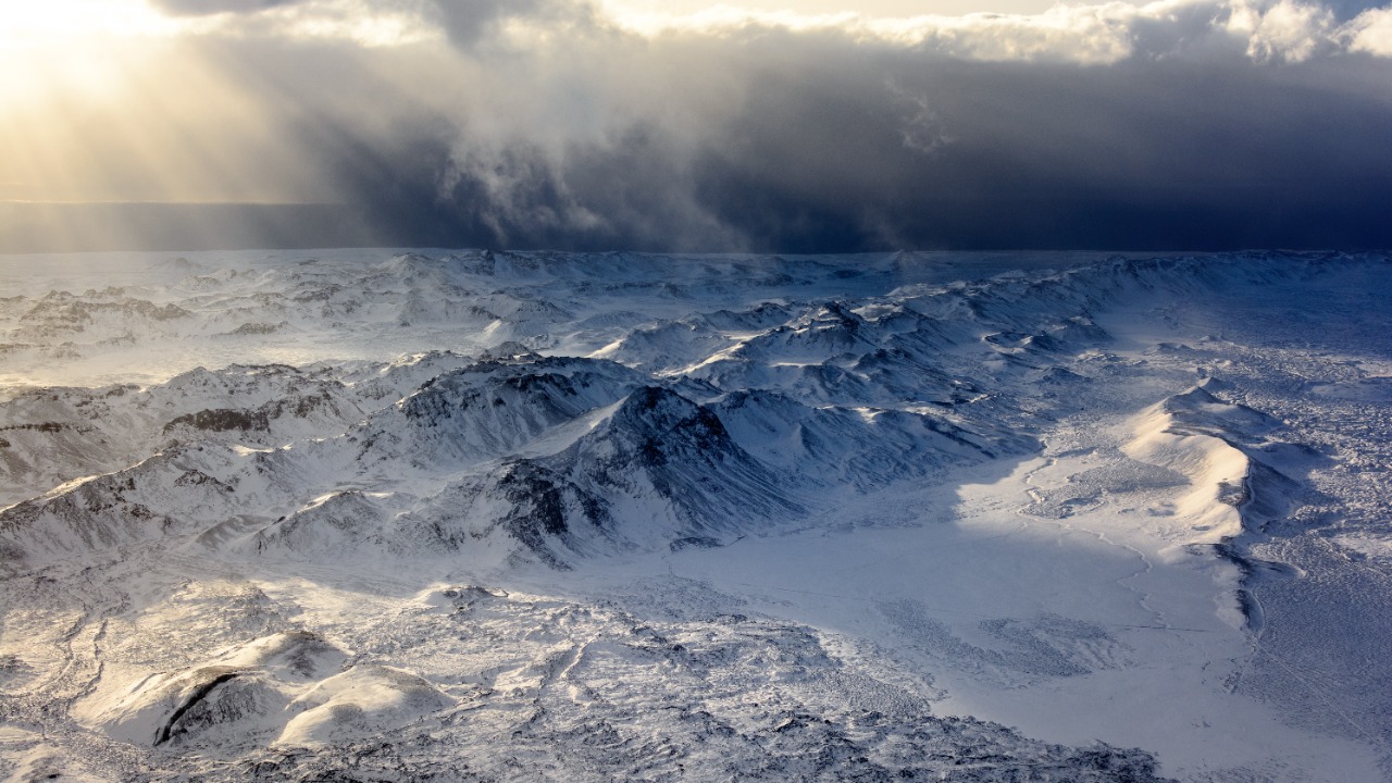 The Atlantic Ocean widens about as fast as your fingernails grow