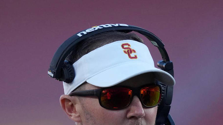 USC Trojans host multiple elite quarterback prospects during critical ...