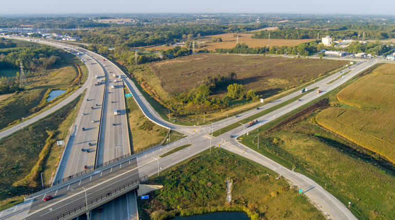Left two lanes of I-94 in Racine back open following crash