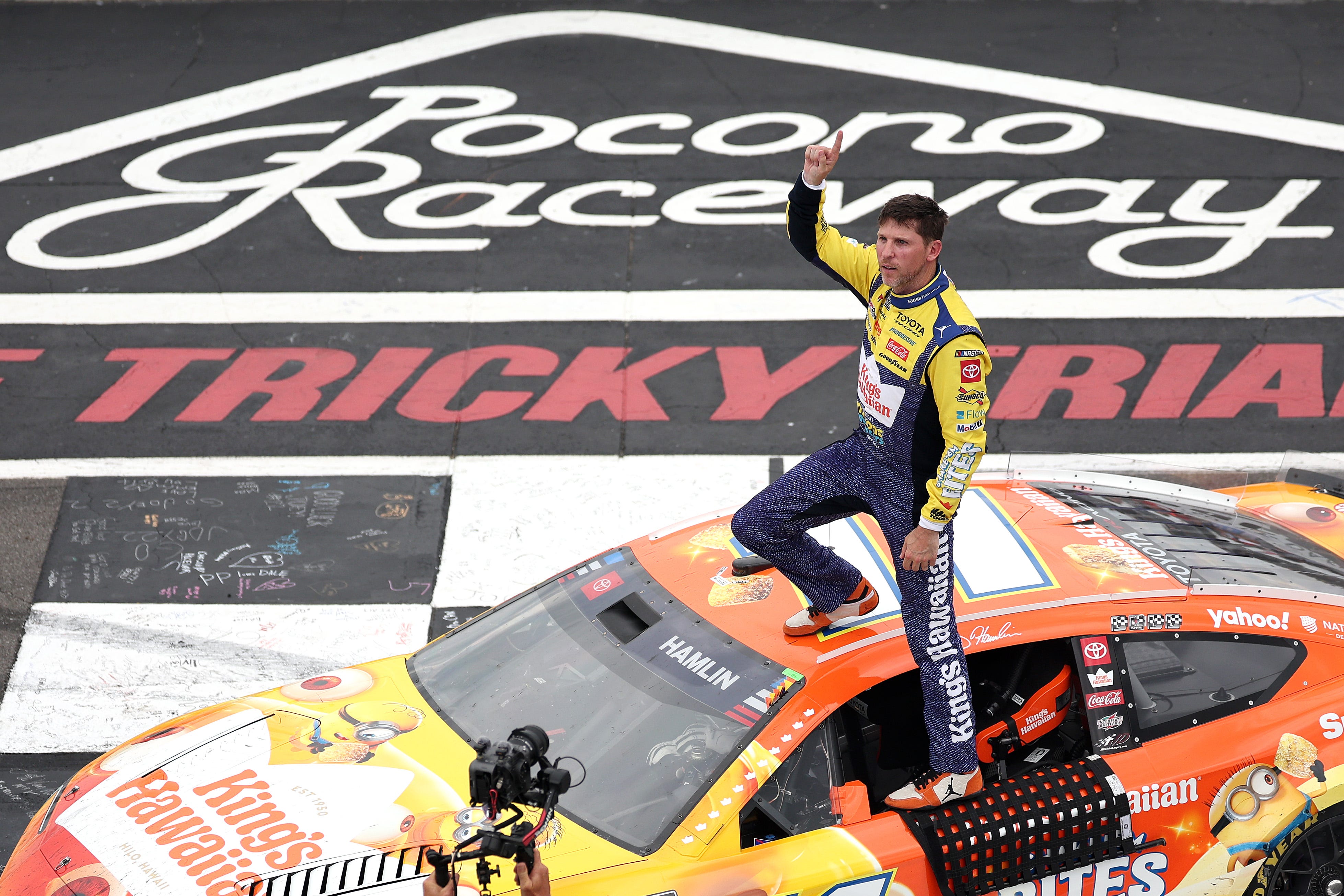 Denny Hamlin wins third straight NASCAR race and 8th career at Pocono