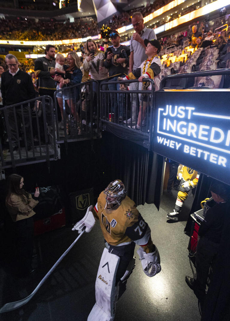 Live updates: Golden Knights fall behind Hurricanes in 1st period of Game 6