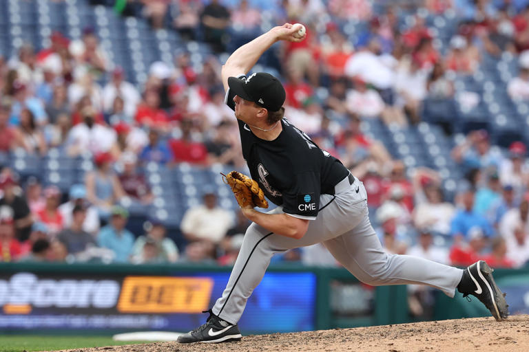 Survivin’ Sox eke out dramatic win to take series from LA