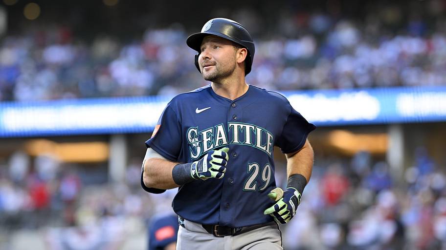 Mariners have a strong case to keep three catchers after Cal Raleigh ...