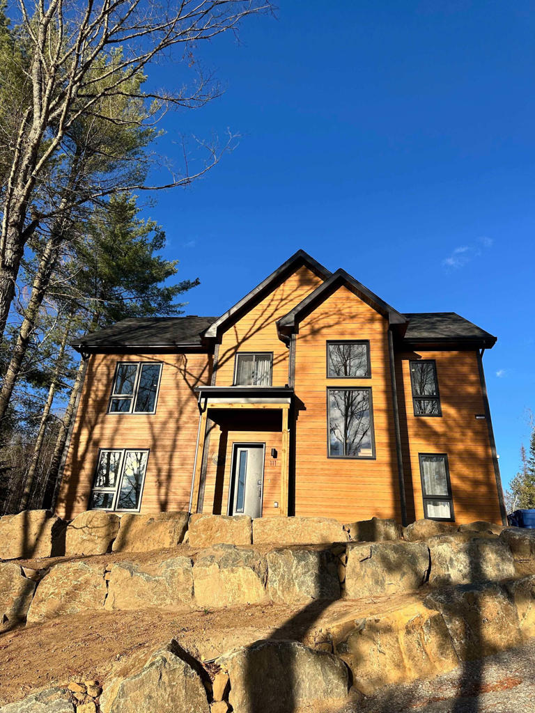 Le superbe chalet où Élisabeth Rioux et son amoureux ont célébré en ...