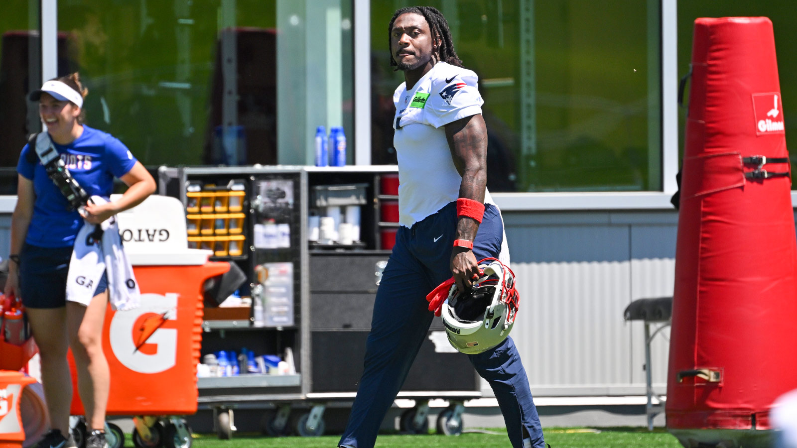 How Patriots’ A.J. Brown made leadership waves within matter of days