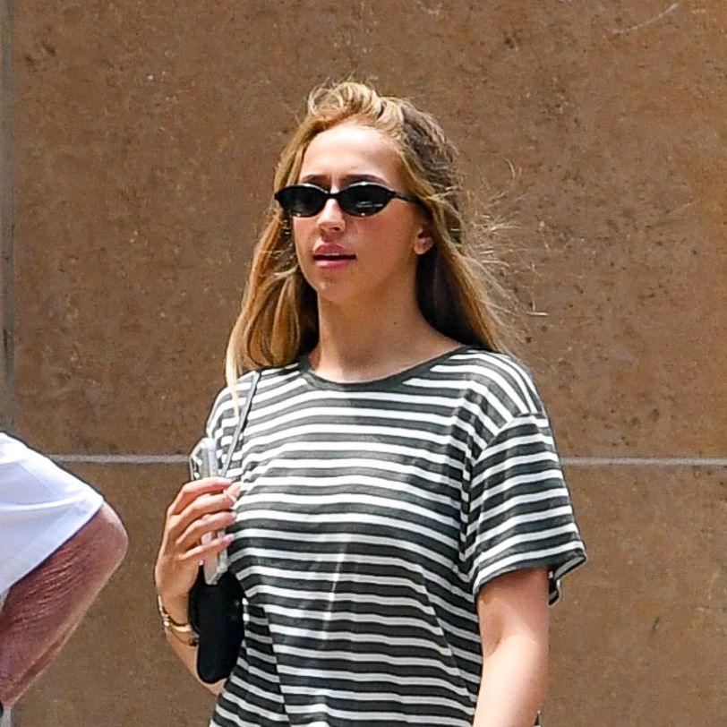 These denim, T-shirt, and sandal trends worn together will give you the ...
