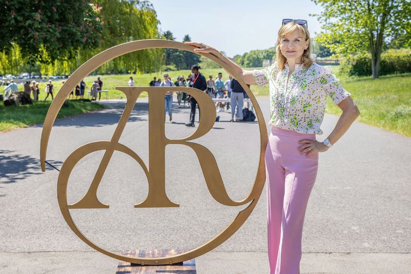 Scottish Antiques Roadshow crowd gasp by true value of charity shop ...