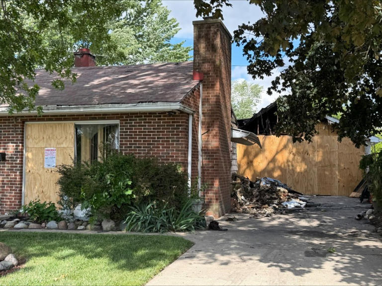 'True community effort': Fort Wayne neighbors pull older woman from ...