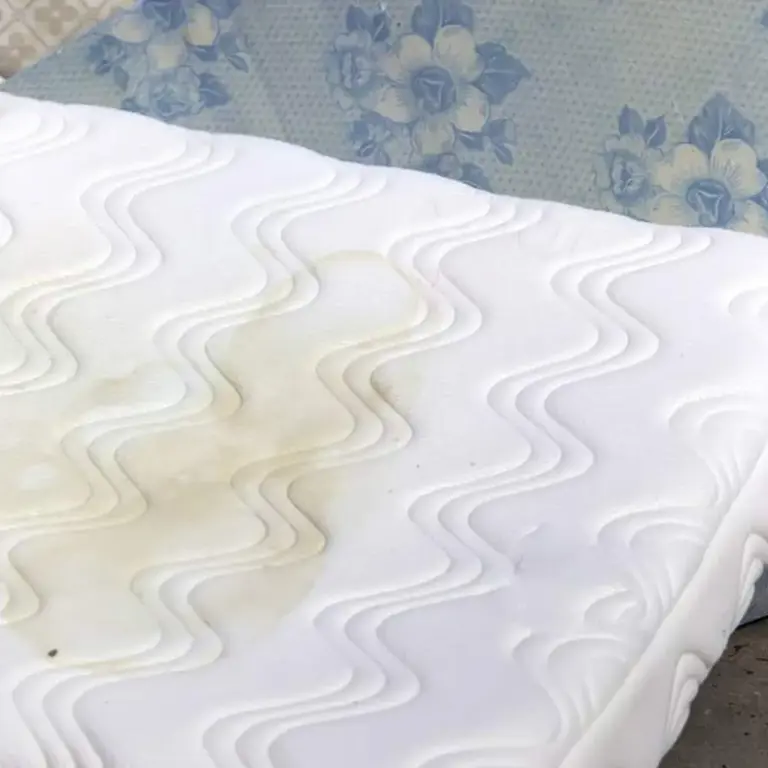 El método para limpiar el colchón que siguen los hoteles y que puedes ...