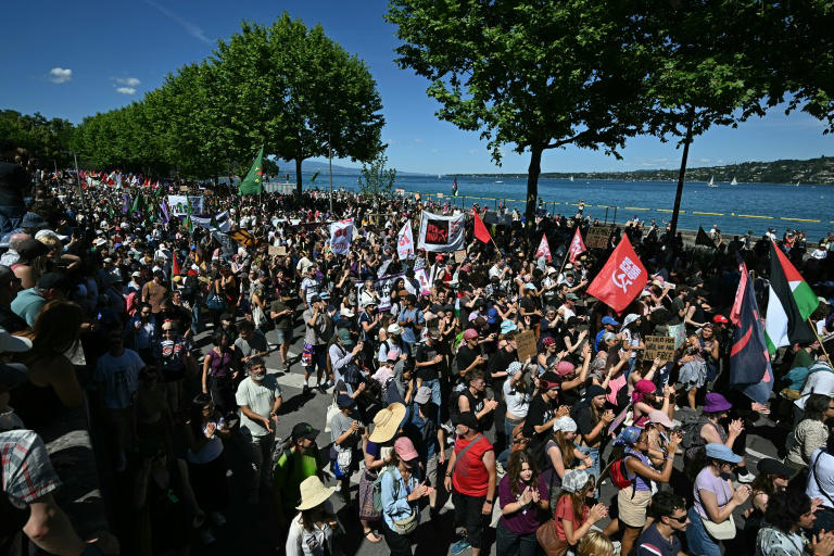G7 protest turns from carnival to violent stand-off