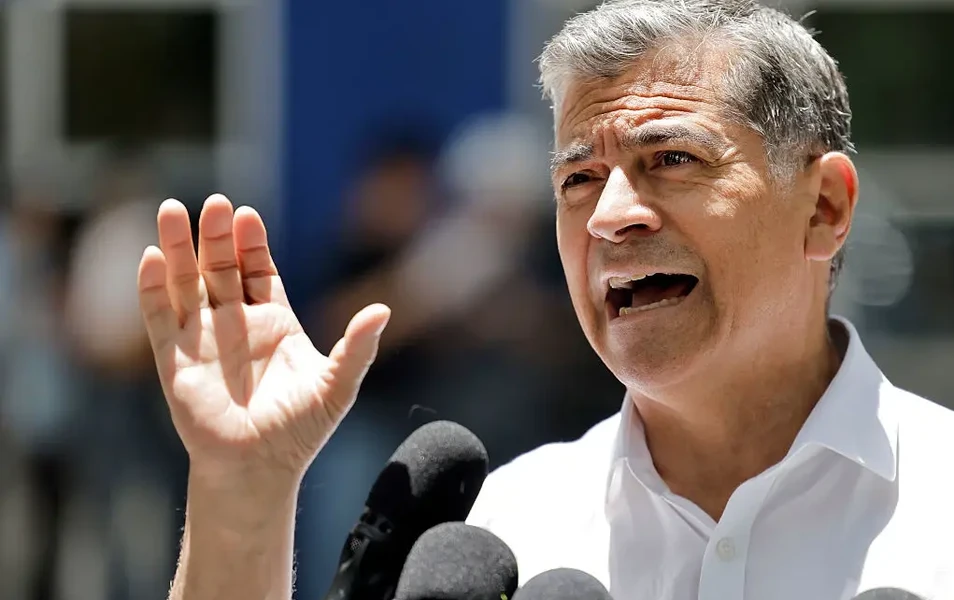 Poll shows Becerra with 21-point lead over Hilton in California race