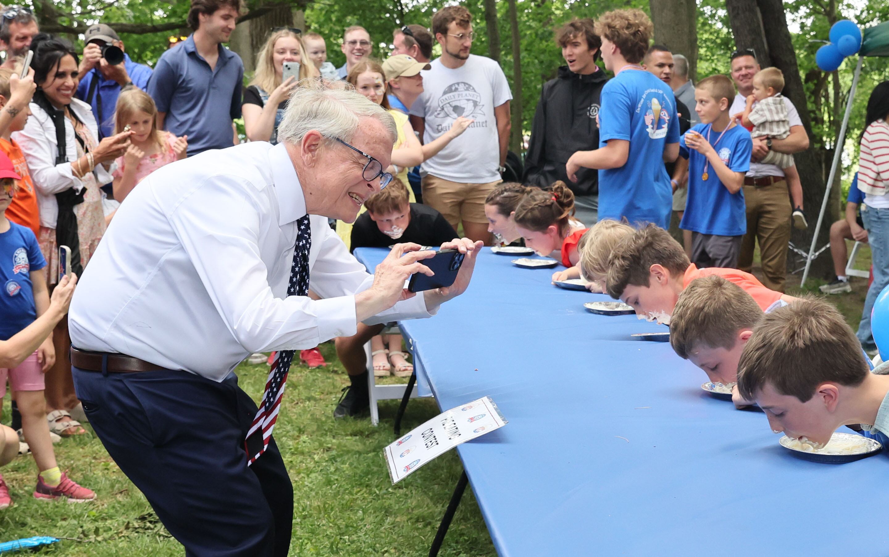After 50 years, Ohio Gov. Mike DeWine hosts his final ice cream social