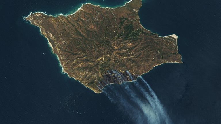 The Santa Rosa Island fire has charred 18,379 acres inside Channel ...