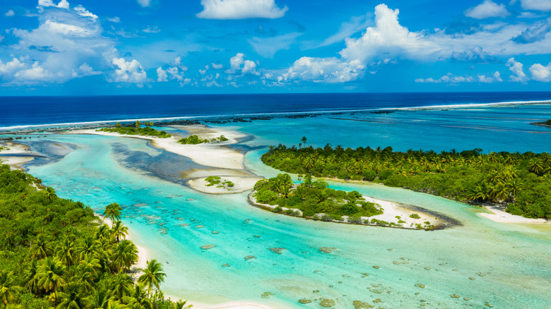 French Polynesia's largest atoll lagoon is a vast tropical aquarium of ...