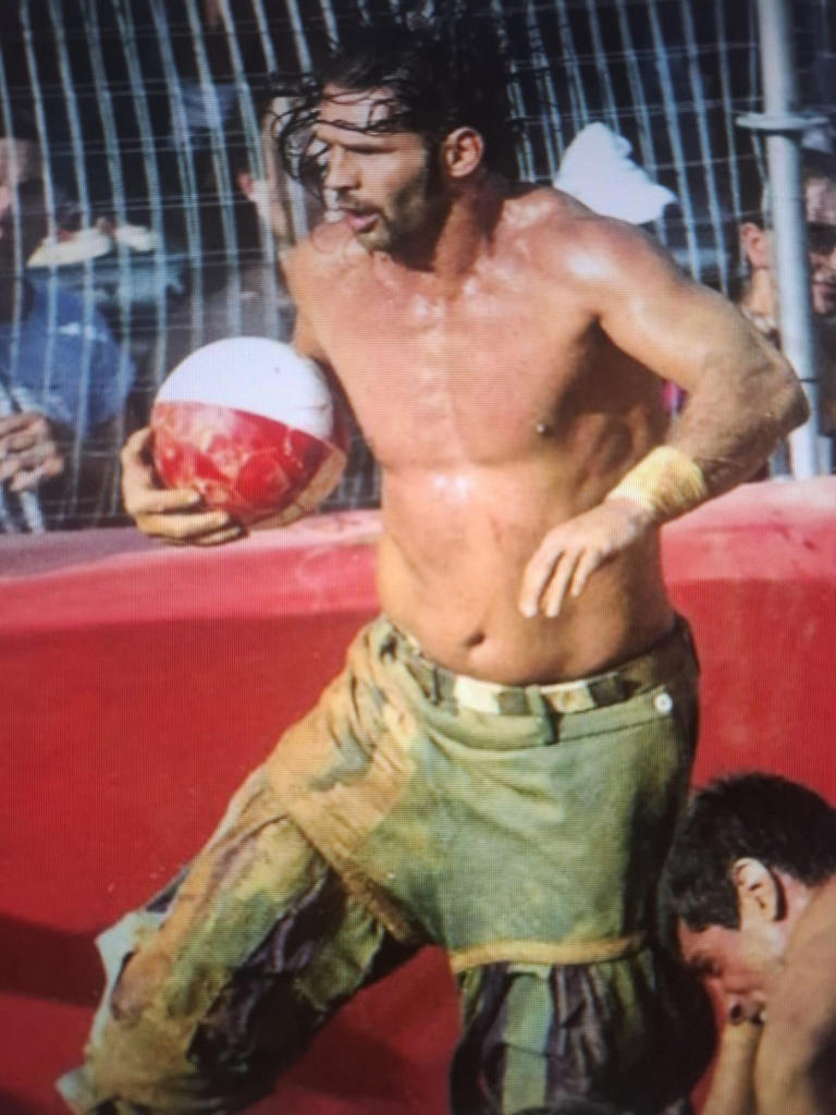 Poco calcio, tanto rugby. Il gioco ha perso bellezza