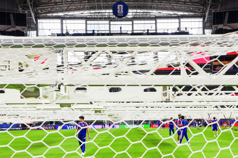 How is the pitch holding up at AT&T Stadium, a turf field turned to ...