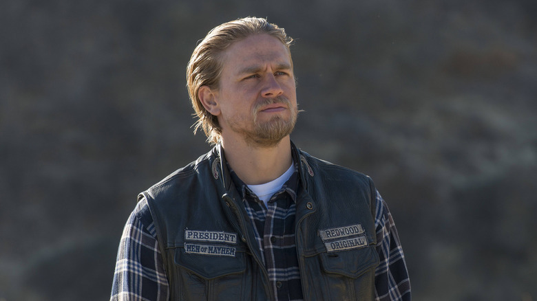 Why Charlie Hunnam needed a body double for the opening credits of Sons ...