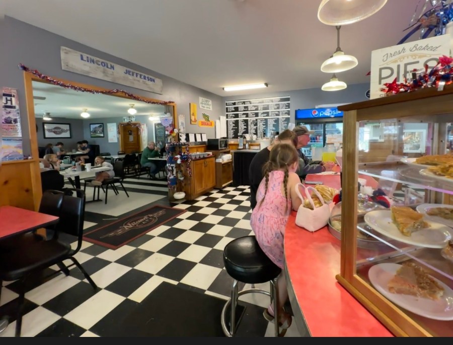 Niland Cafe marks centennial with car show, entertainment in Colo