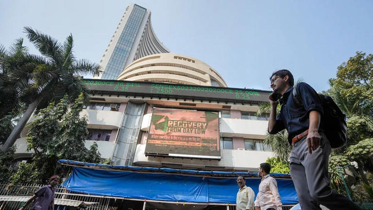 Stock market live updates, Sensex today: Sensex jumps 900 points as oil ...