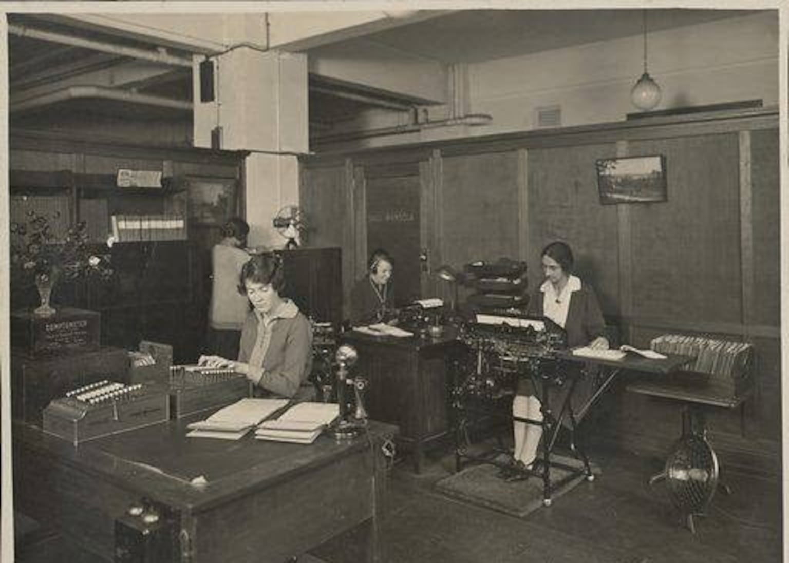 Women face renewed barriers in the workplace despite wartime progress ...