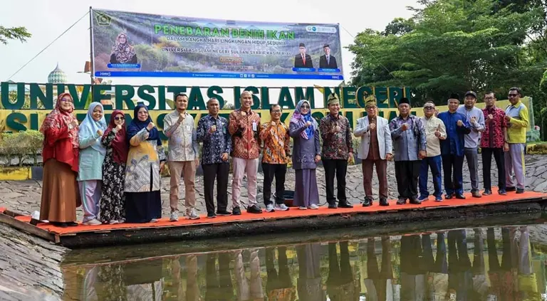 Peringati Hari Lingkungan Hidup, UIN Suska Riau tebar benih ikan dan ...