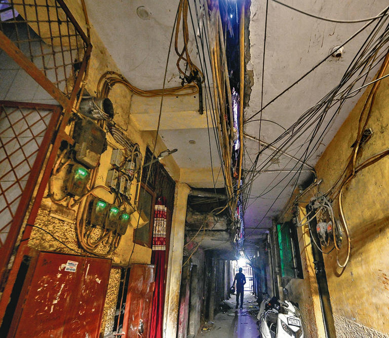 Narrow spaces, mesh of wires: The unaddressed cost of flawed planning ...