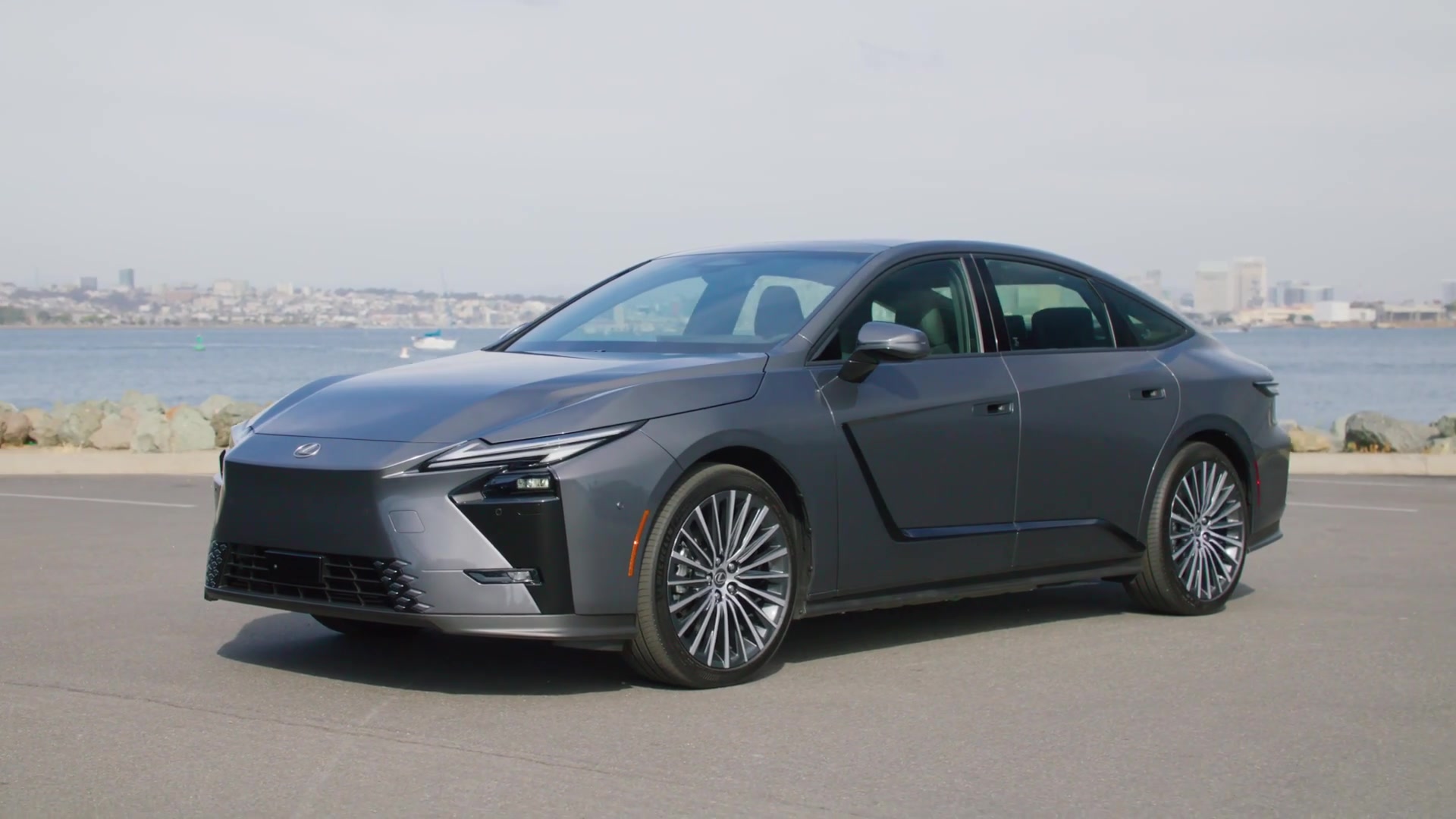 The new Lexus ES 350e luxury executive design in Sonic Chrome