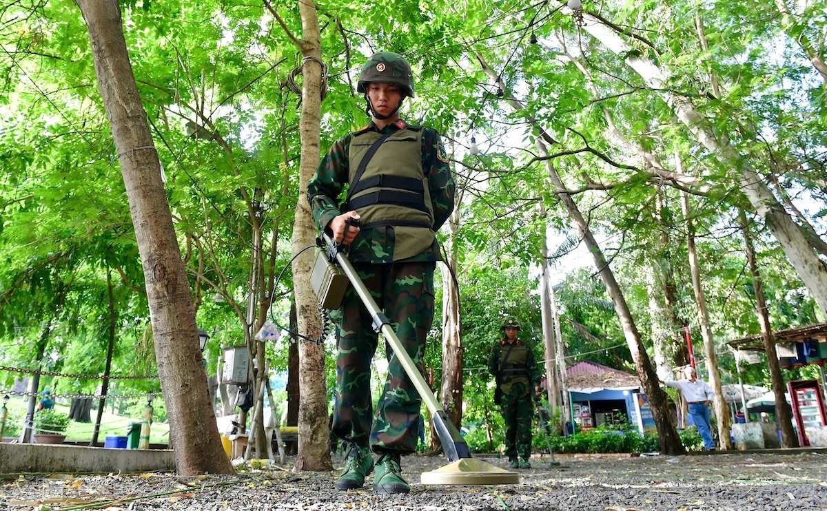 Quét radar tìm ba rãnh mộ tập thể ở công viên Lê Thị Riêng