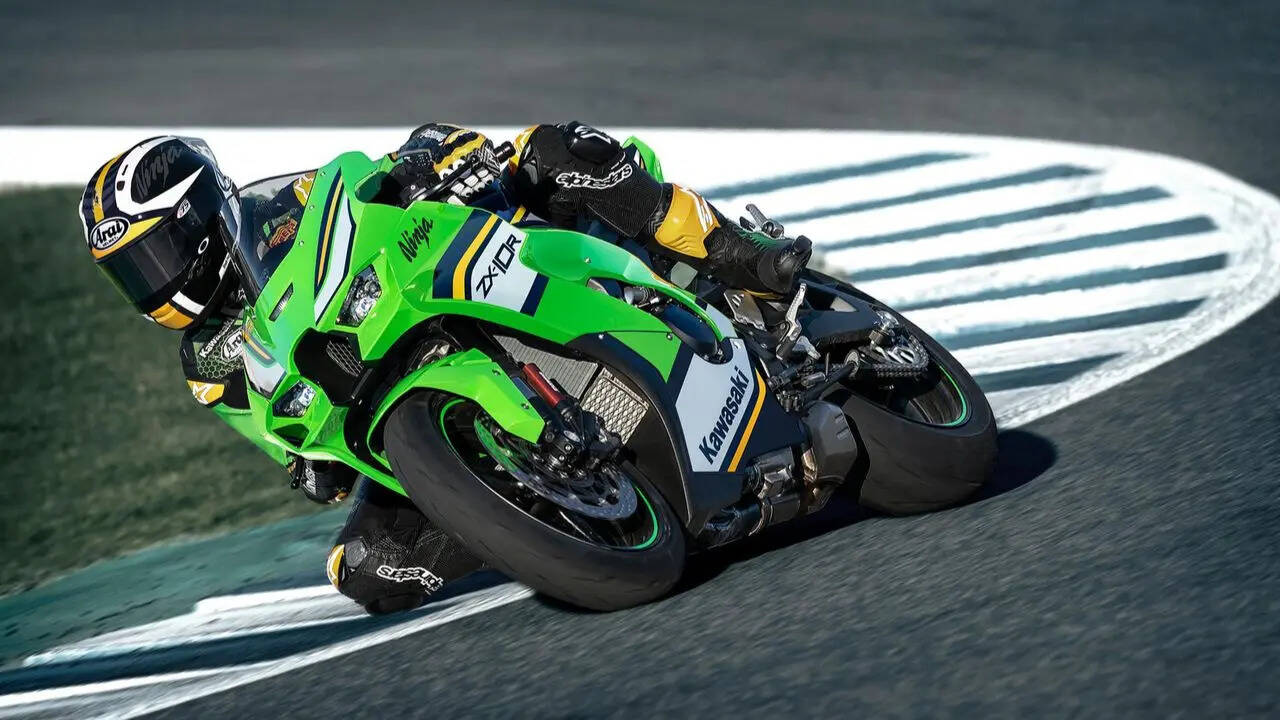 Kawasaki Ninja ZX-10R discount - get Rs 2.89 lakh off until June end