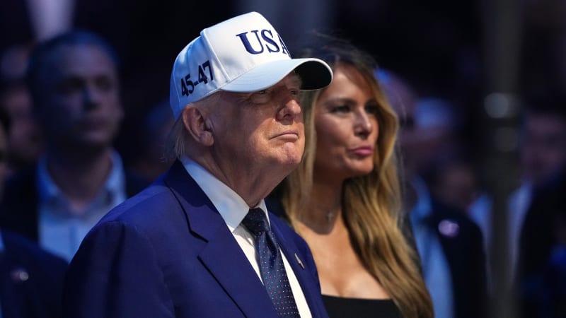 Trumpova oslava narozenin: Bojovníci v kleci u Bílého domu, stíhačky a ...
