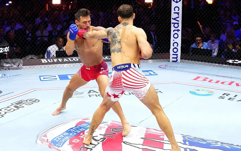 Ruffy stuns Chandler with spinning heel kick at UFC Freedom 250