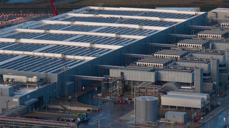 Amazon's data center breakthrough might change the future of cloud storage