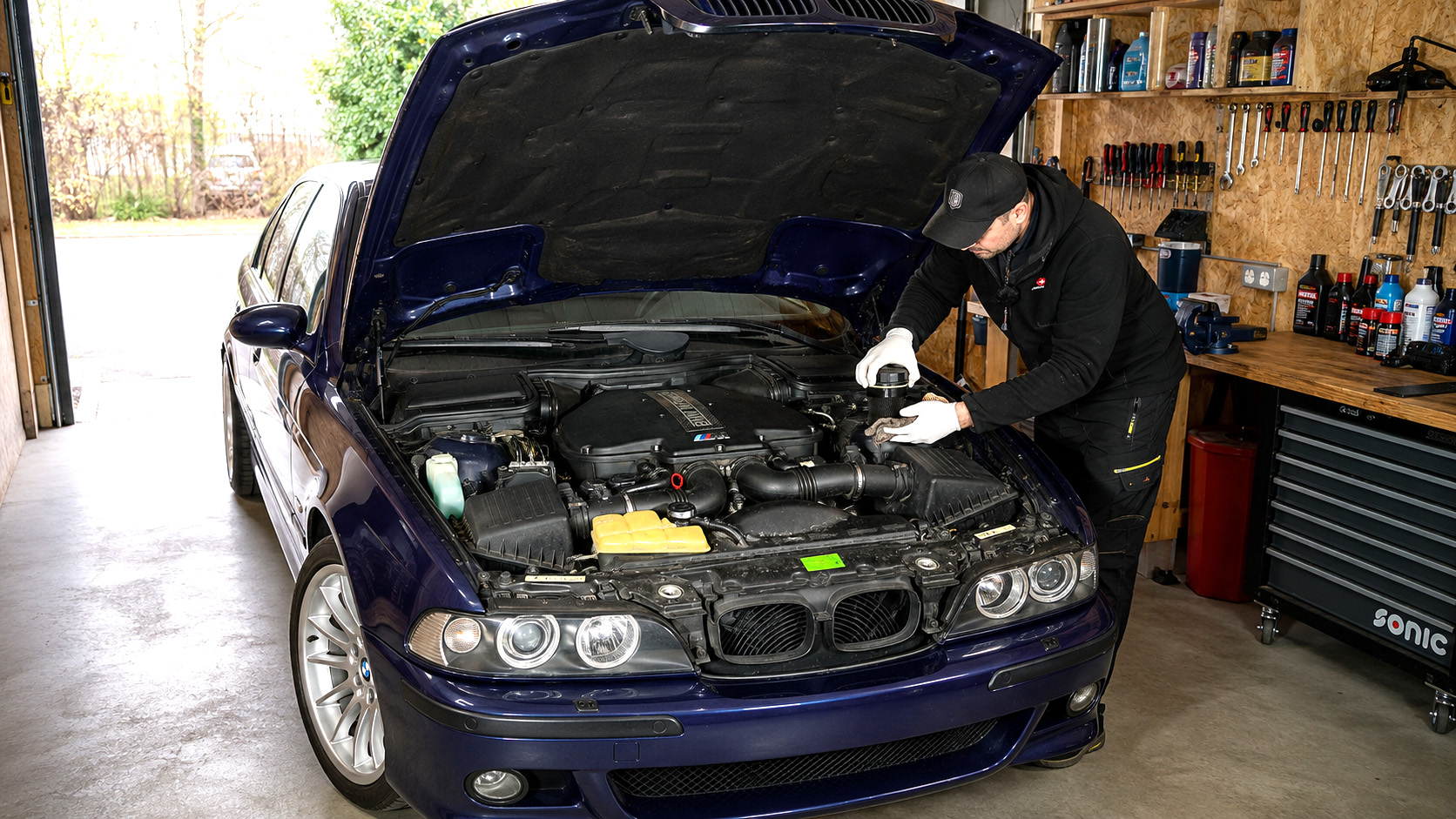 BMW E39 M5 gets an oil change and sensor replacement