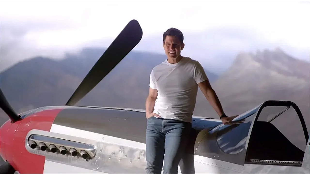 Tom Cruise owns an absolutely wild collection of aircraft that's a bit ...