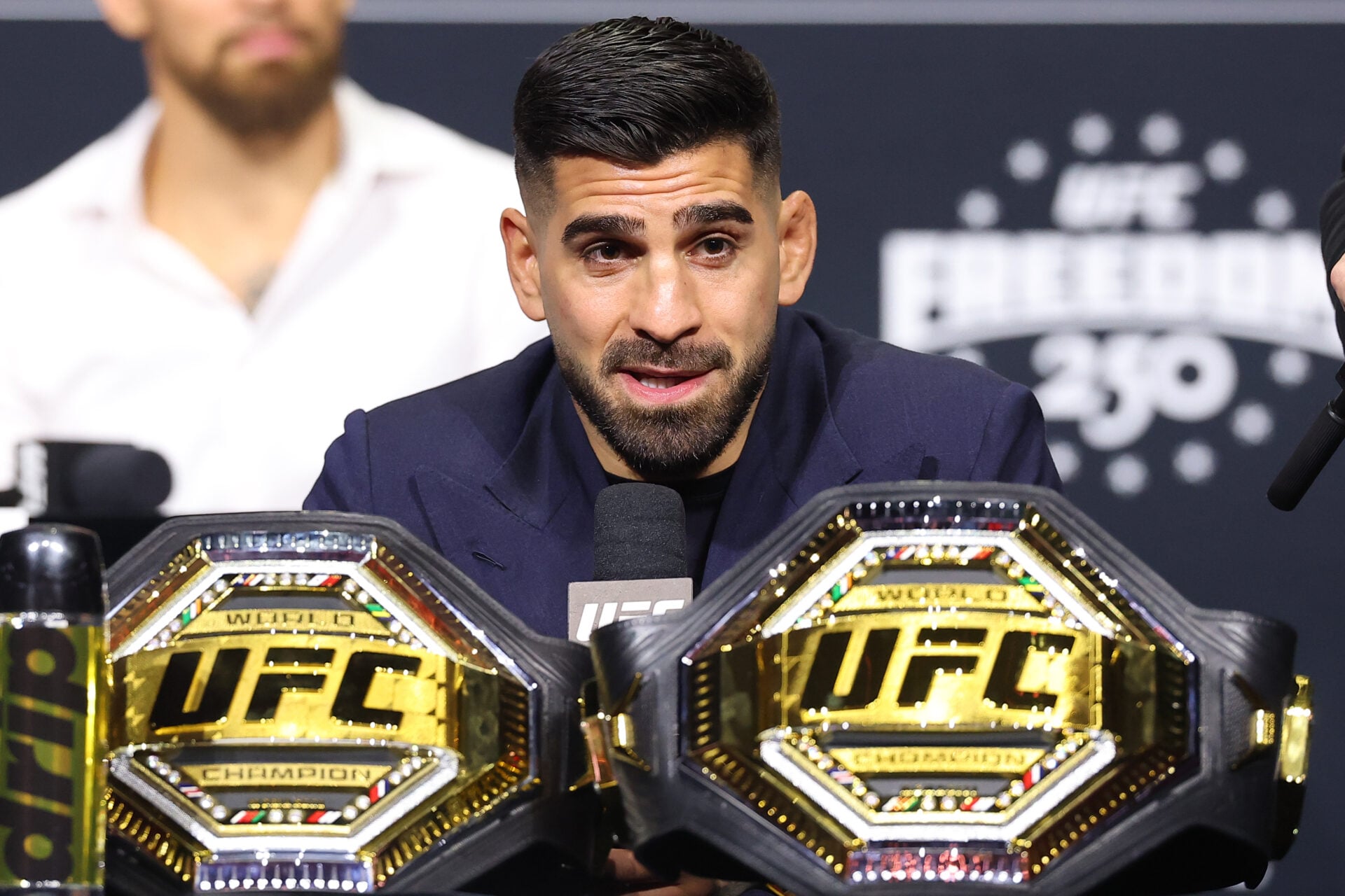 Joe Rogan breaks down two of Ilia Topuria’s KOs and the one detail ...