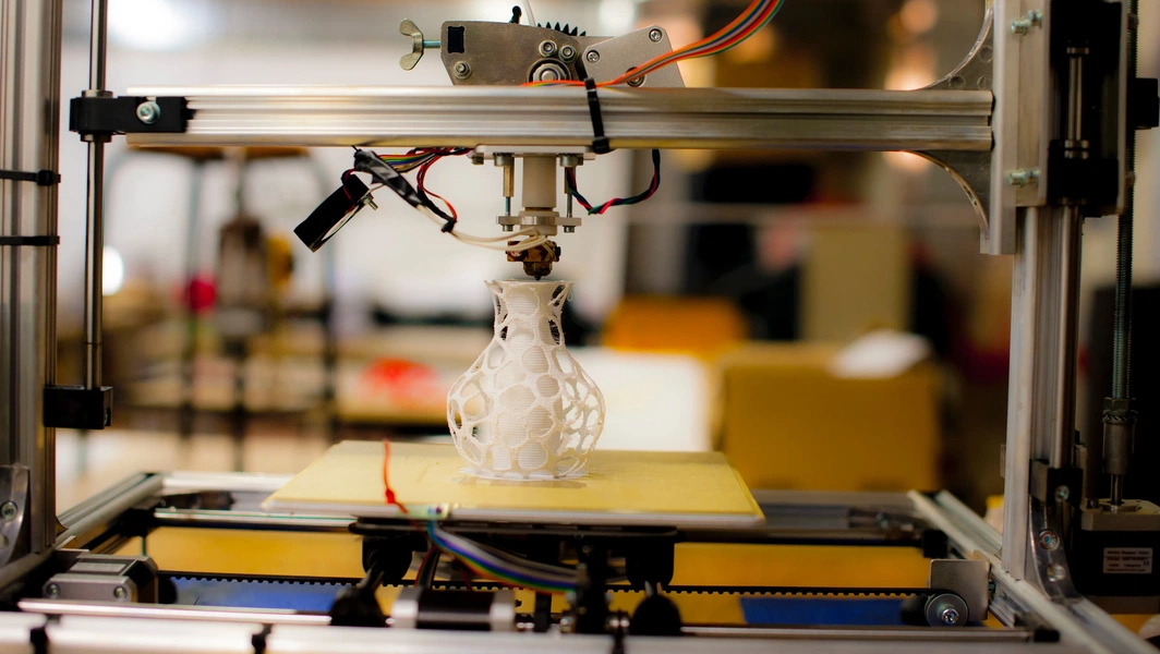 Turnkey 3D printers transform hobbyist culture and industry