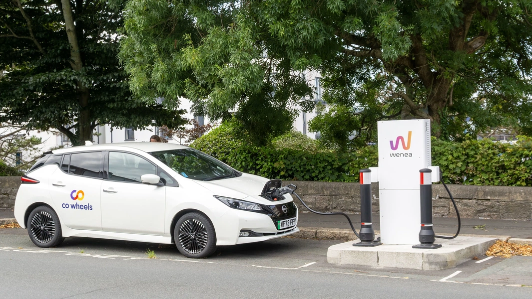 EV charging firms warn £2bn pullout over Starmer target cut