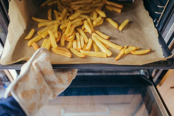 Chef shares the biggest mistake that makes your frozen chips soggy in ...