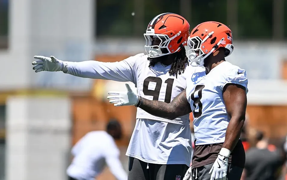 Browns turn to Jared Verse and Alex Wright after Garrett trade
