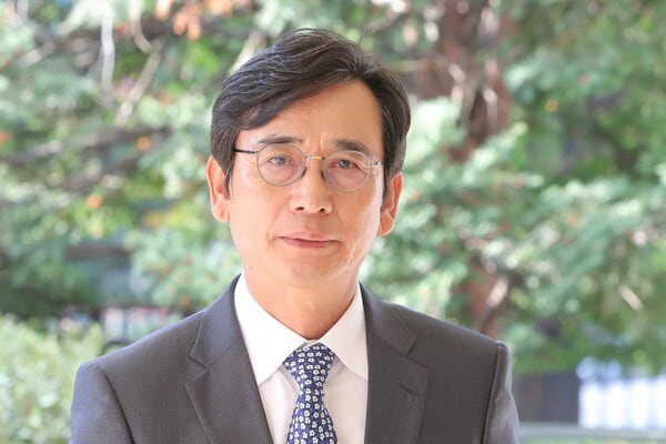 Rhyu Si-min resigns from Roh Moo-hyun Foundation advisory role