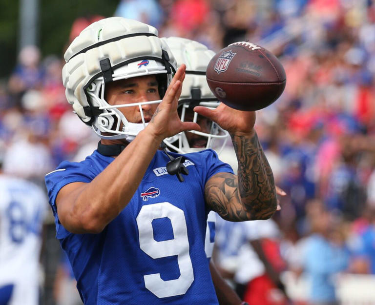 Steelers urged to sign Super Bowl winner after Bills release