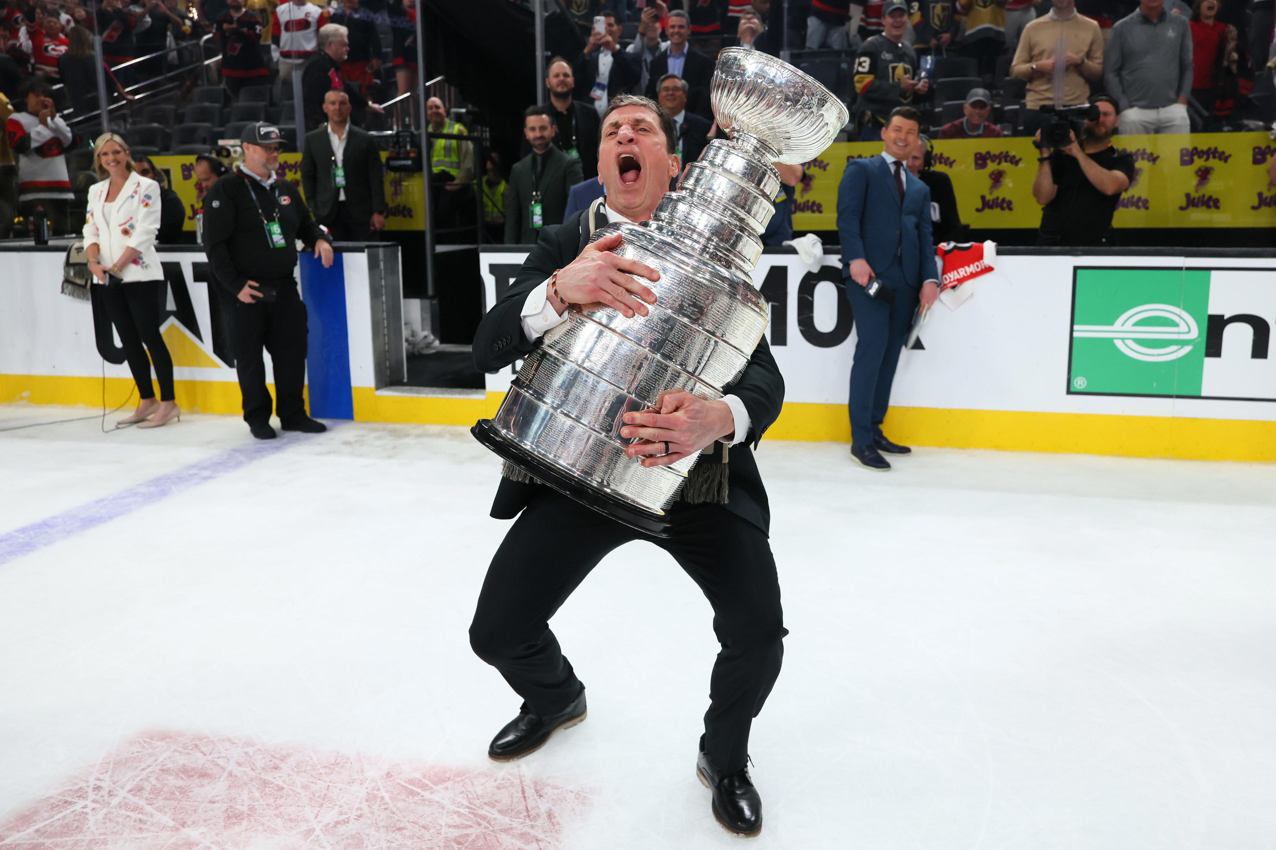 Watch: Rod Brind'Amour lifts Stanley Cup 20 years apart as captain, coach