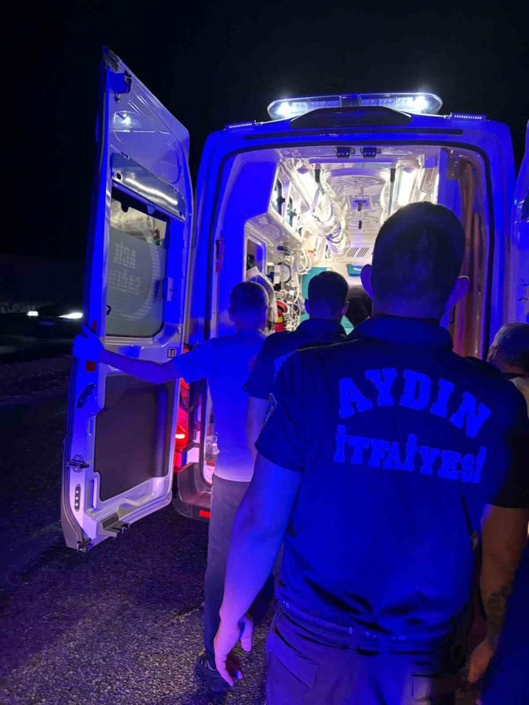 Kuşadası’nda motosiklet kazası: 1’i ağır 2 yaralı