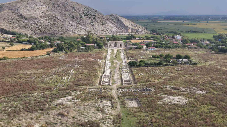 UNESCO listesindeki Anavarza Antik Kenti ziyaretçilerini ağırlıyor