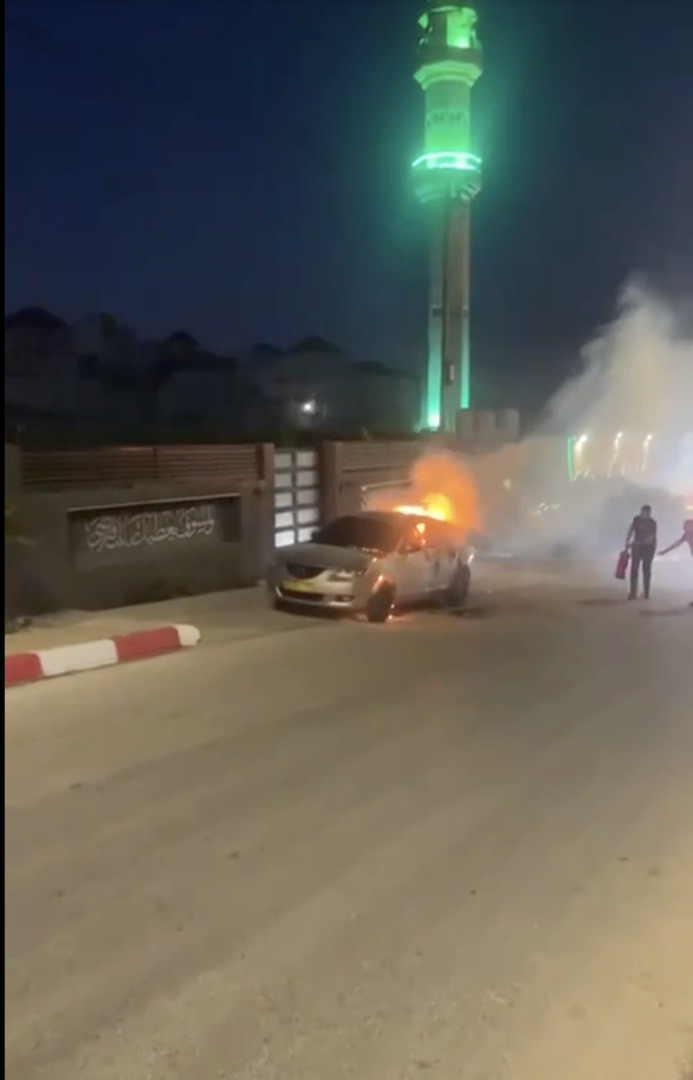 Israeli settlers try to burn worshipers alive in West Bank attack