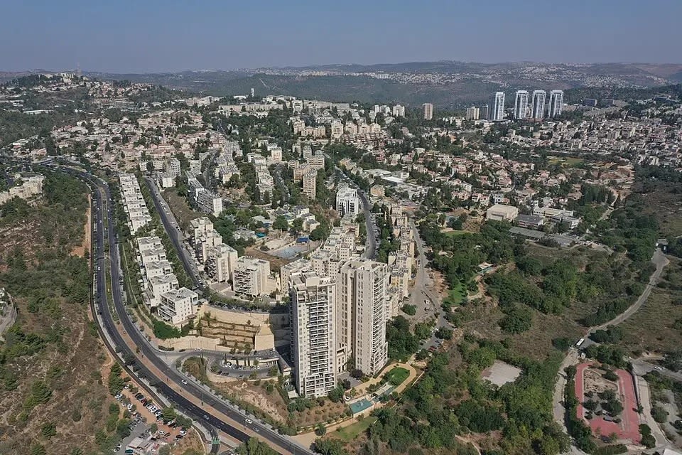 French-Israeli businessman buys 8 unbuilt Jerusalem apartments for NIS ...