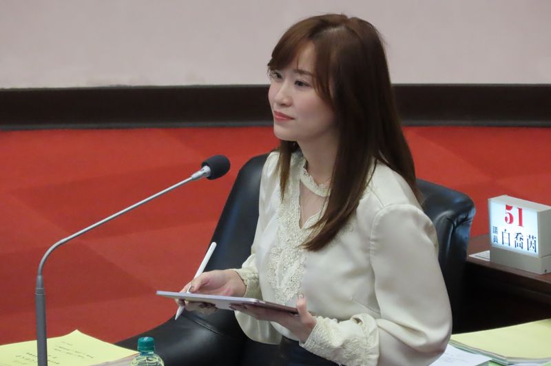 媒體民調稱賴瑞隆大勝柯志恩 高雄藍營酸：吹哨壯膽!