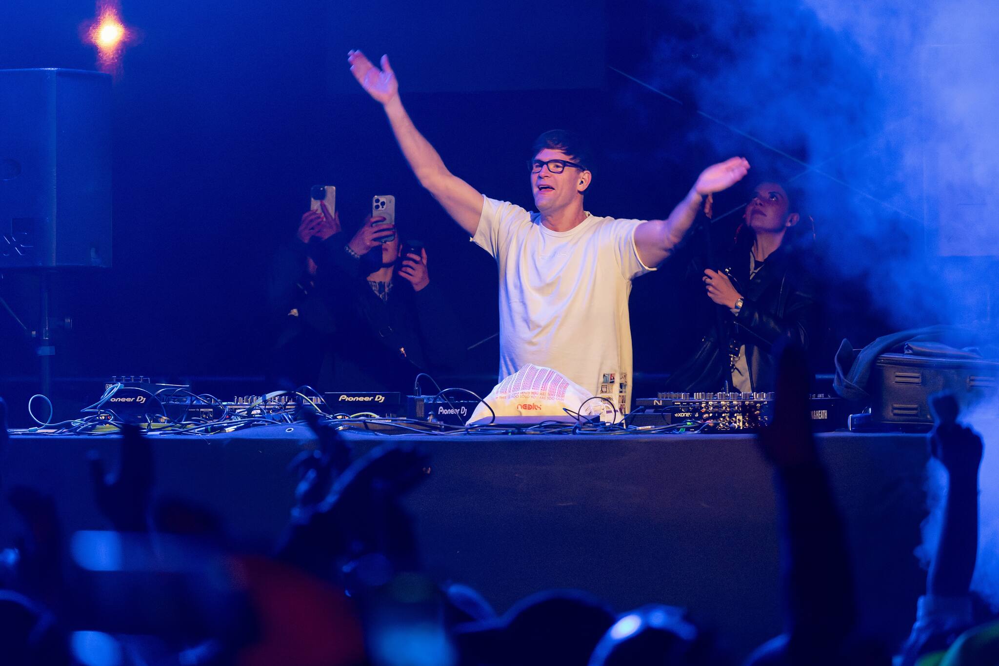 Neelix, Techno und Feuerwerk: PierSession bringt Beats an den Binzer Strand