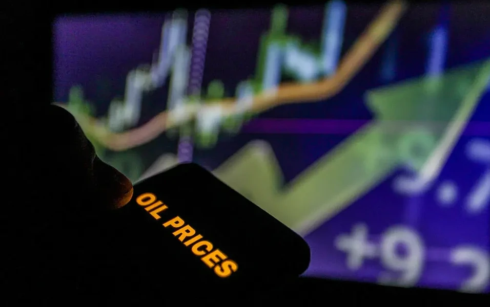 Energy Transfer, Enterprise Products raise dividends amid oil rally
